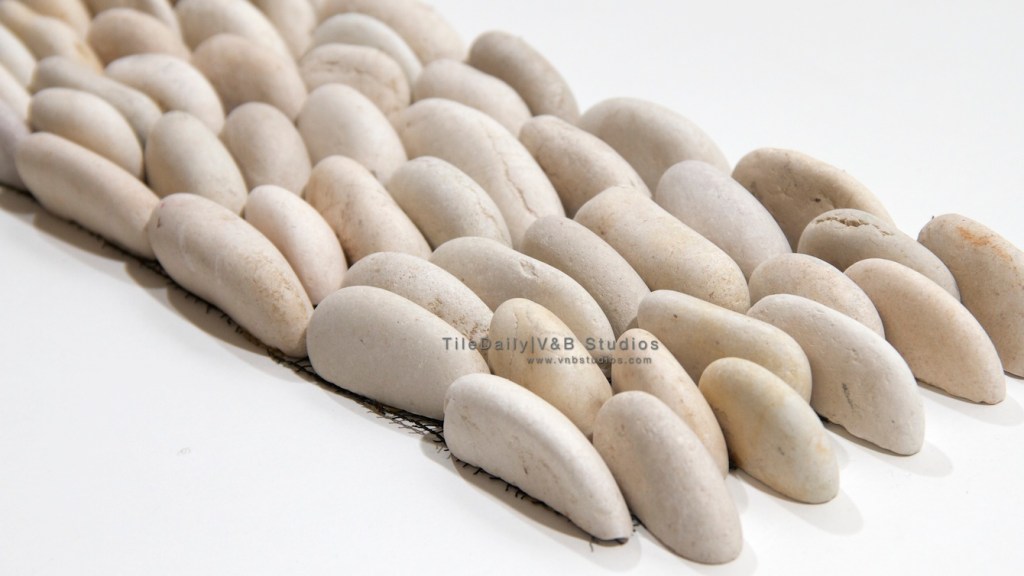 Standing River Rock Pebble Mosaic – tiledaily