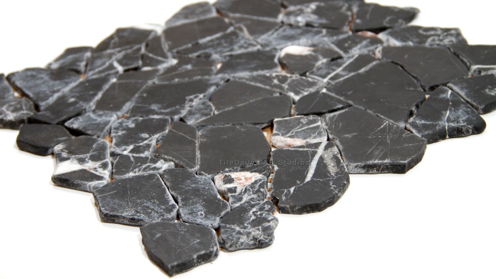 Random Cut Marble Mosaic, Black, White – tiledaily