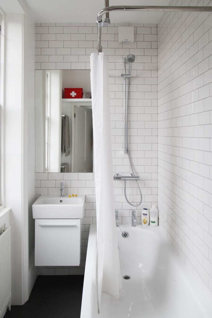 Bathroom Install, London, UK – tiledaily